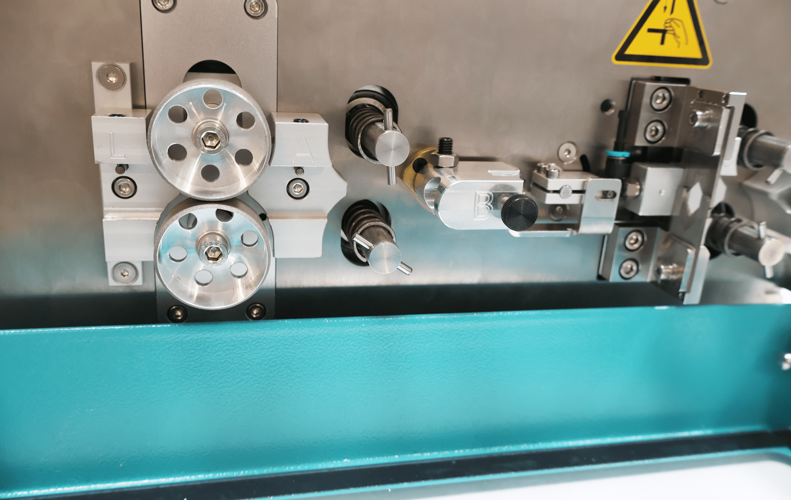 AM 1000 Cut and strip machine